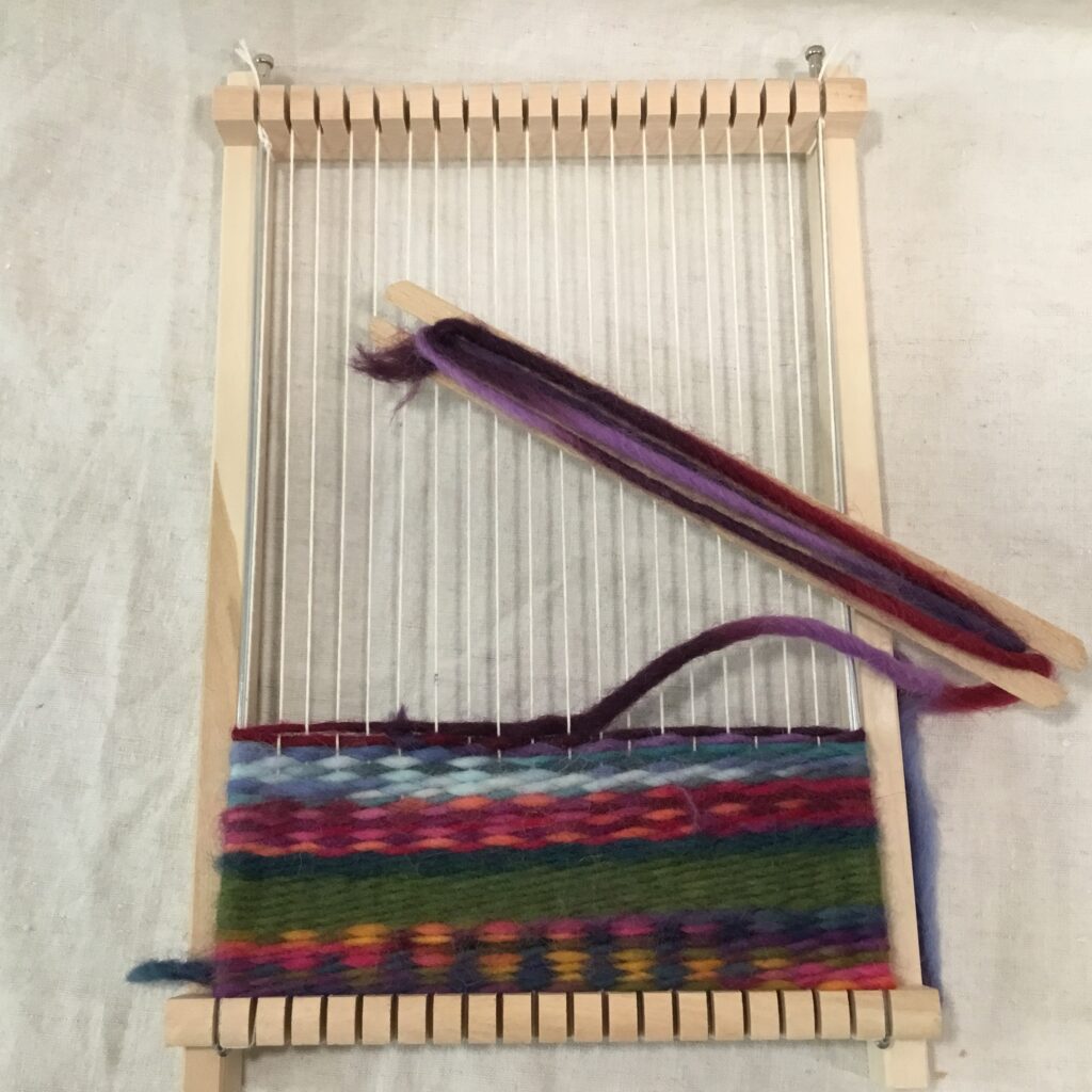 Starterset: Schulwebrahmen mit Webfäden – Himmelsstürmer Natur